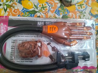 mano per pratica estetica