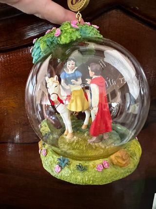 Disney snow white ornament new limited release