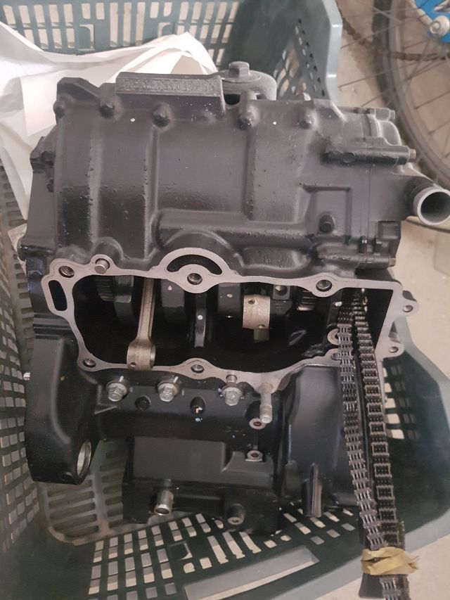 Carter inferior motor BMW F650GS de segunda mano por 500 EUR en ...