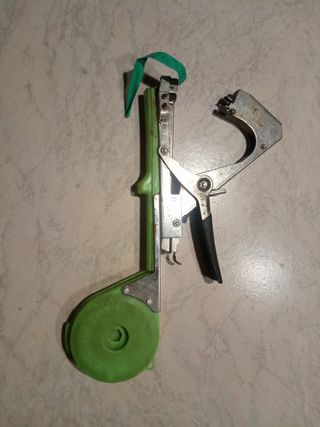 legatrice a nastro per vigneti e piante
