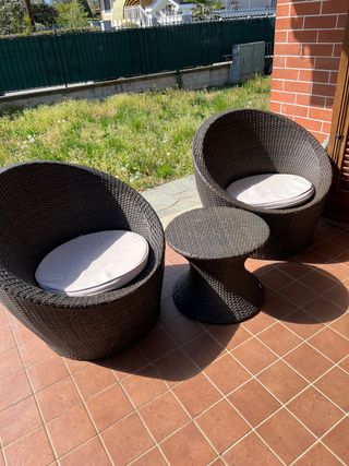 Set poltrone con comodino per esterni 
