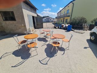 3 tavolini e 9 sedie