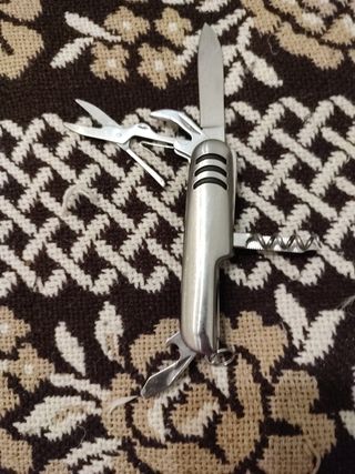 coltellino svizzero 8 funzioni nuovo