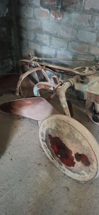 aratro bivomere meccanico
