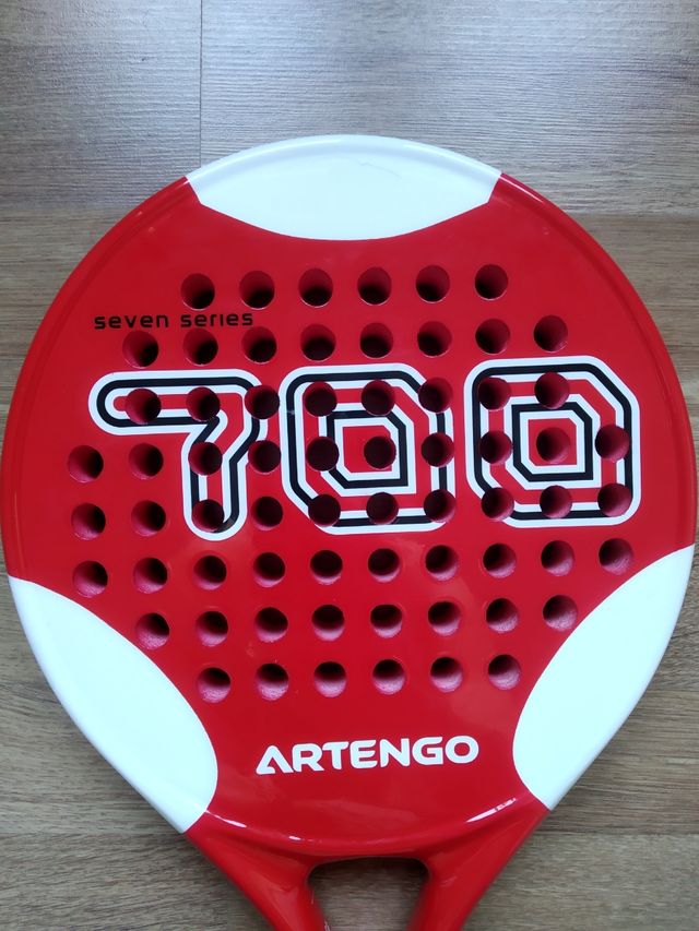 Pala Padel Artengo 700 de segunda mano por 20 EUR en Carmona en WALLAPOP