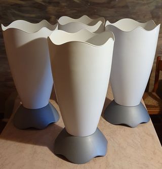 4 vasi grandi con piede per fiori recisi