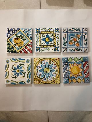 Piastrelle in ceramica siciliana decorate a mano