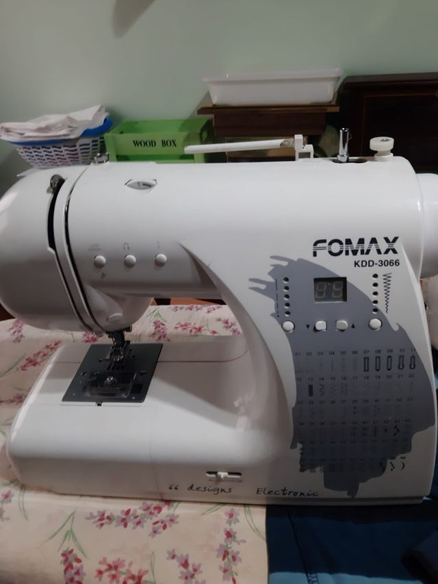 Máquina de Coser Fomax de segunda mano por 200 EUR en Burgos en WALLAPOP