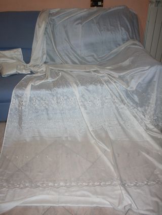 2 Tendoni bianchi con ricamo a rose