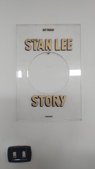 portafoto in plexi .   Stan Lee