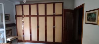 armadio camera con 2 comodini e comò 