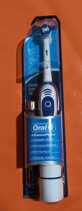 Spazzolino Oral-B Advance Power  - Con 2 Batterie