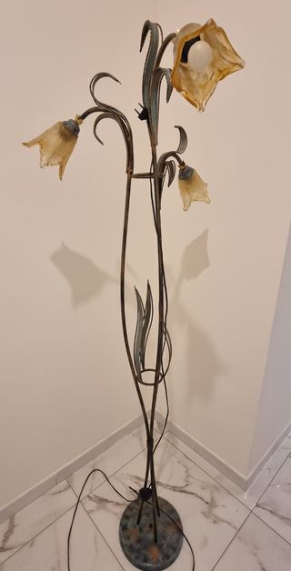 Piantana luce a 3 lampade