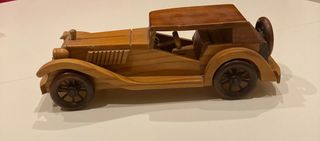 Macchina vintage in legno ( in due punti rotti )