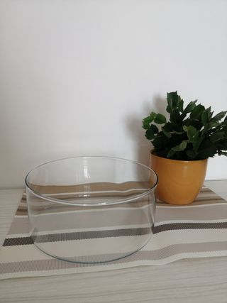 Vaso Ikea di vetro.Diametro 21,5cm, Altezza 9,5cm 