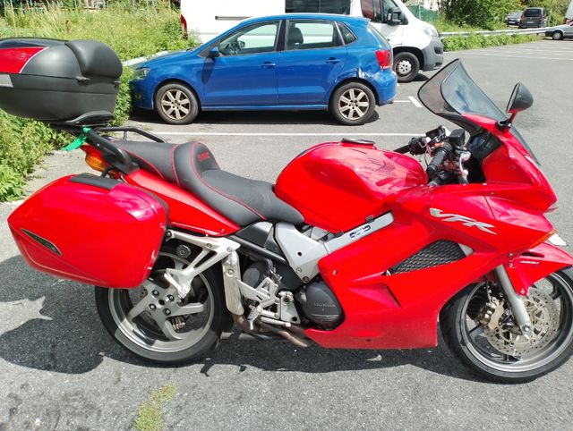 HONDA VFR 800 VTEC de segunda mano por 5.000 EUR en Tolosa en WALLAPOP