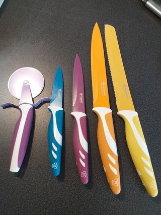 set coltelli colorati 