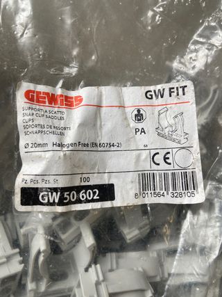 Gewiss supporti a scatto 