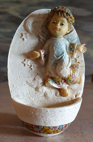 Acquasantiera con angioletto 