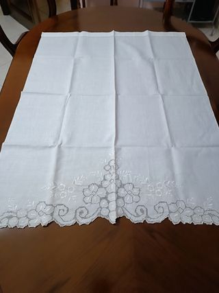 telo di lino ricamato 