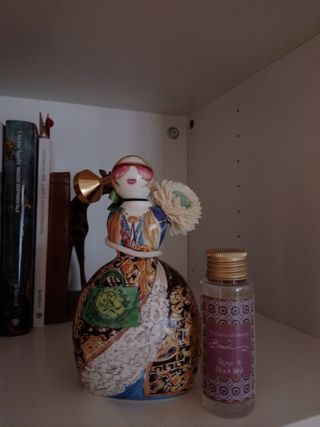 profumatore cm 15 x cm 10. bottiglietta è chiusa