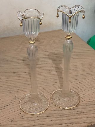 Portacandele in vetro con rifiniture dorate