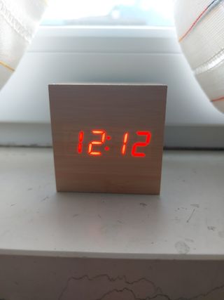 Orologio sveglia da tavolo a led