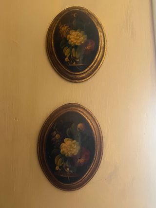 Medaglioni decorativi con fiori 