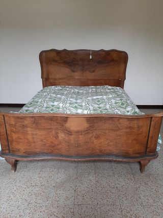 Letto matrimoniale in legno anni 40 o 50 