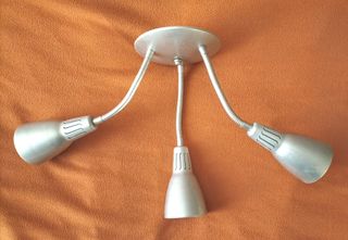 Applique Tre Luci Orientabili Moderno.
Marca Confo