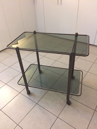 Tavolino/ cartello con ruote 