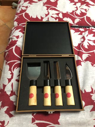 Set coltelli formaggio