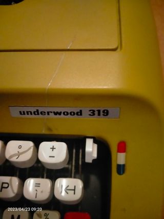 macchina da scrivere underwood 319