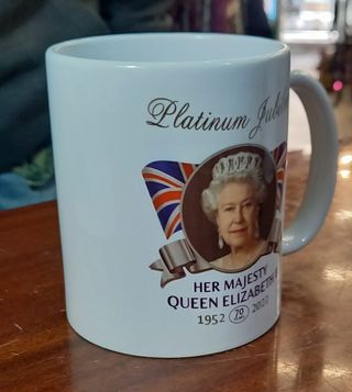 tazza Giubileo di platino Elisabetta seconda