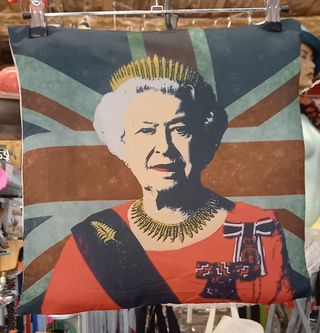 cuscino iconico Elisabetta seconda