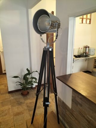 lampada tripode a calvalletto