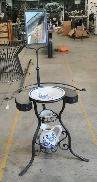 Lavabo in ferro battuto 