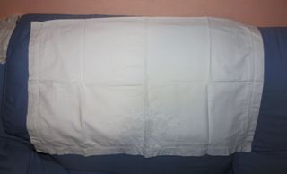 federa vintage bianca con ricamo