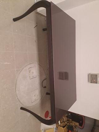 Raffinato tavolo da sala di design