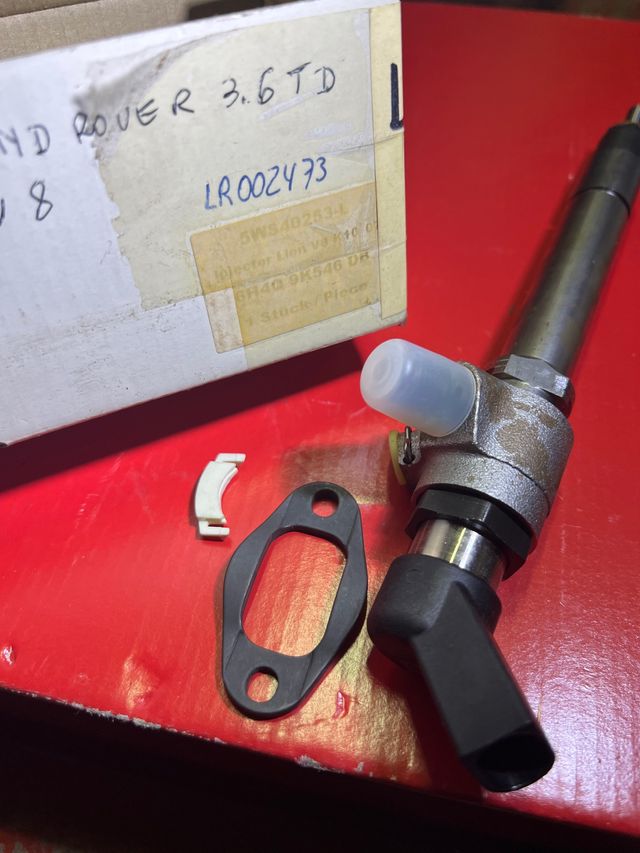 LR002473 - Inyector Land Rover 3.6 TD V8 de segunda mano por 500 EUR en ...