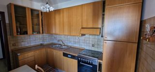 Cucina ad angolo completa di elettrodomestici