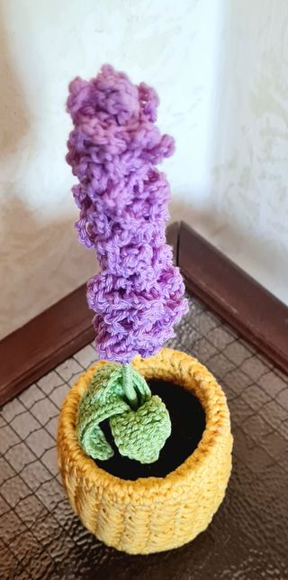 piantina con spiga di lavanda ad uncinetto