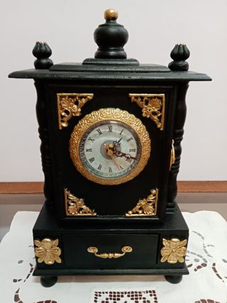 portagioie o portachiavi con orologio