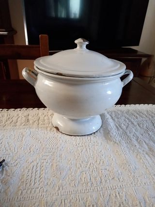 zuppiera centro tavolo vintage in ferro smalto 