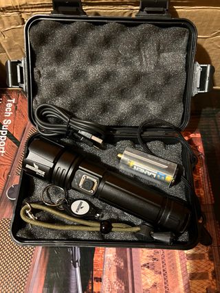 Torcia LED ricaricabile