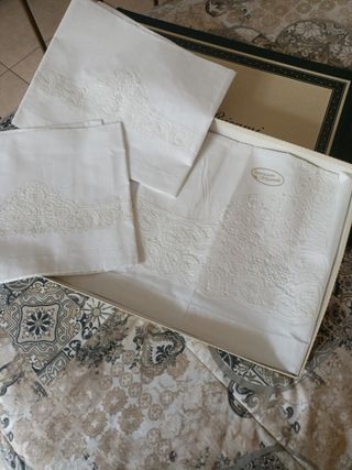 completo matrimoniale sotto/sopra e federe ricamat