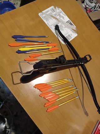 arco balestra tiro al bersaglio 