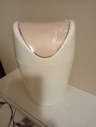 mini pattumiera da bagno o altro