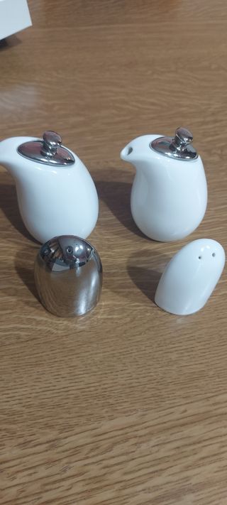 sale e pepe bianco e argento