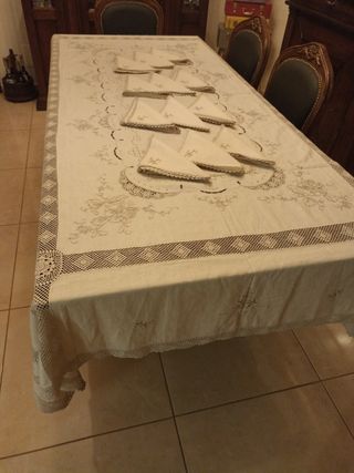  tovaglia vintage ricamata di lino +12 tovaglioli 